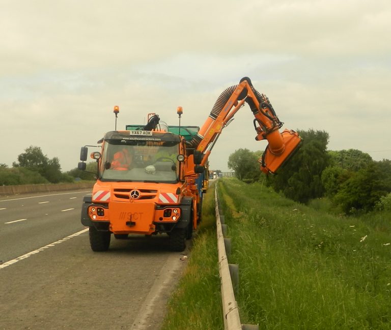 Testing the MULAG 500 Motorway verge harvester – Peakhill Associates